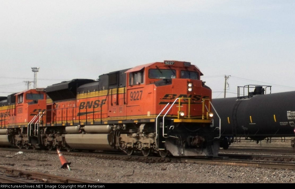 BNSF 9227